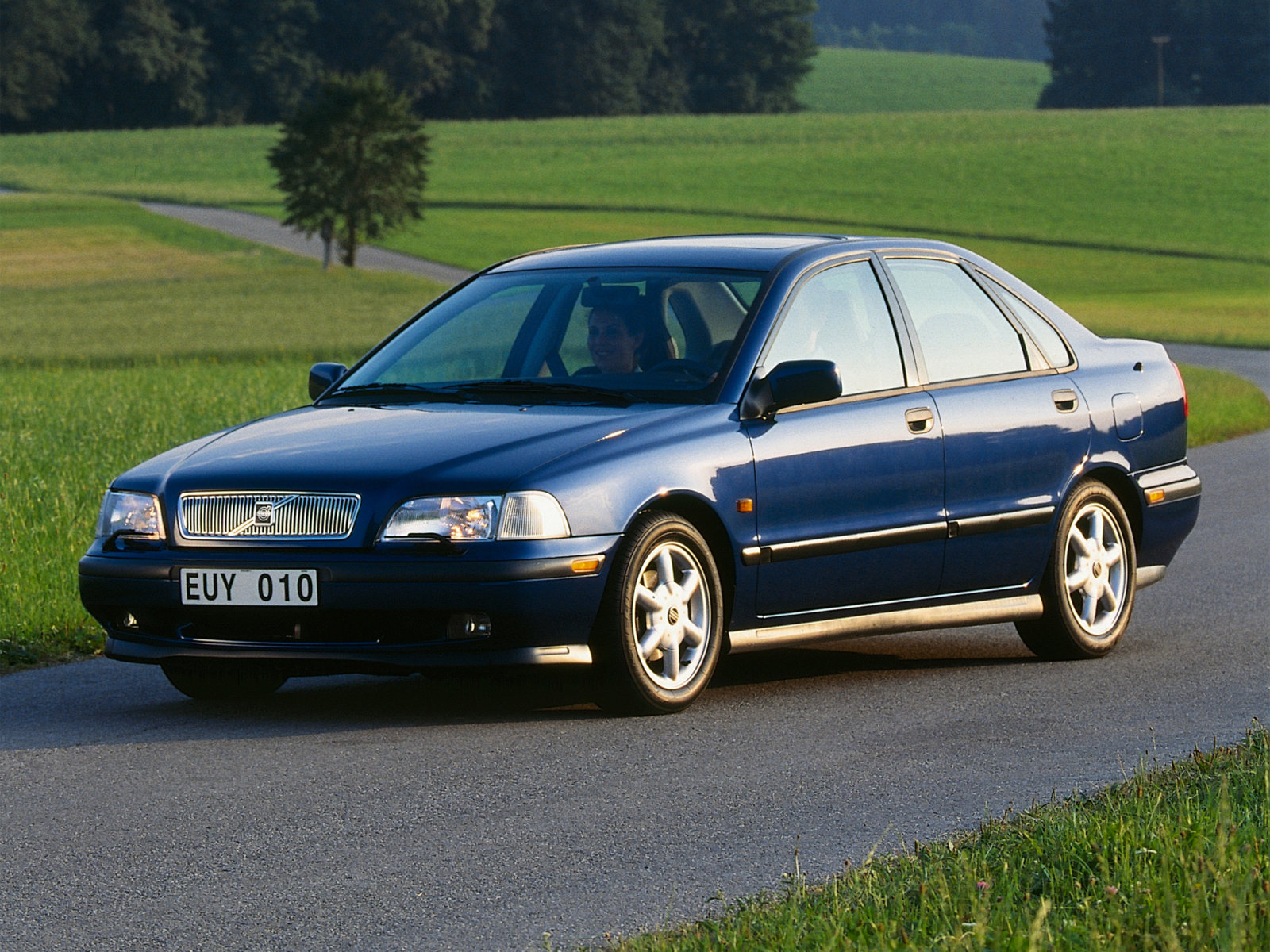 Volvo S40 technical specifications and fuel economy